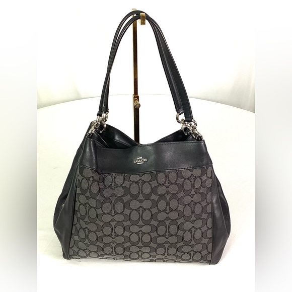 Coach | Bags | Coach 5762lexijacquard Signature Shoulder Baglike New ...
